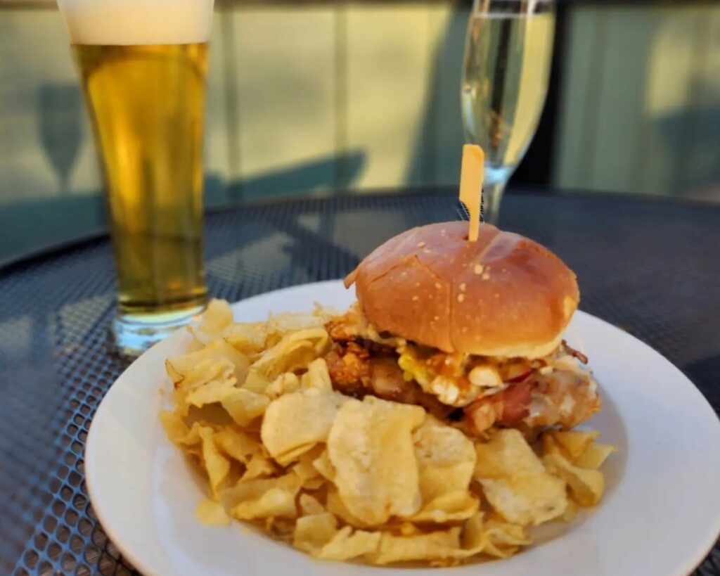 The 10 Best Lunch Spots in the Boston Area